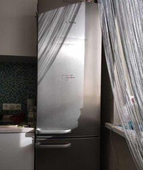 Холодильник б/у Bosh 200 см серебристый