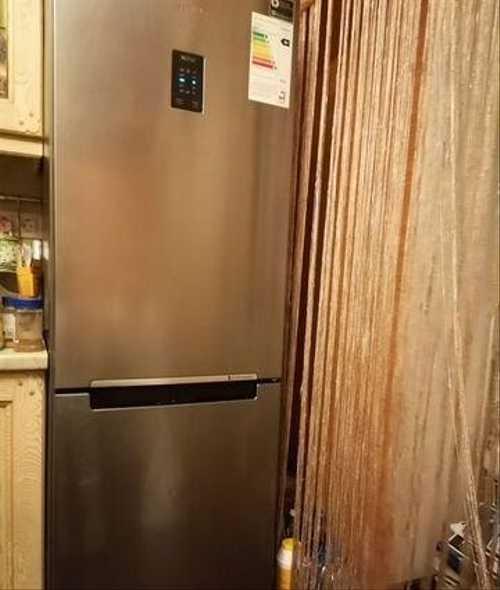 Холодильник Samsung RB30J3200SS/WT