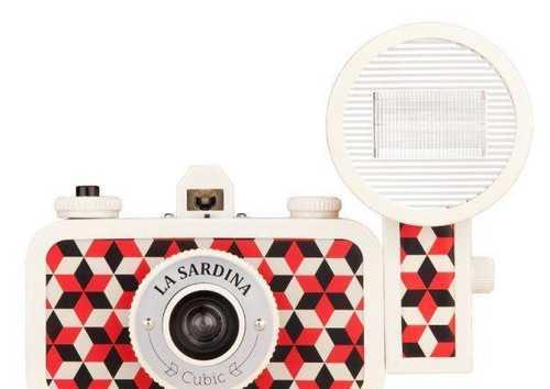 Пленочная камера Lomography La Sardina Cubic