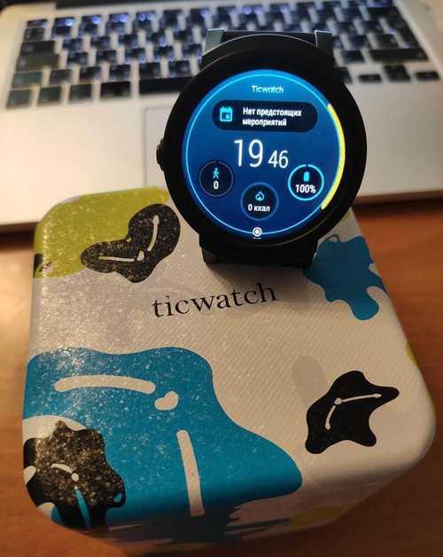 Продам часы Ticwatch E