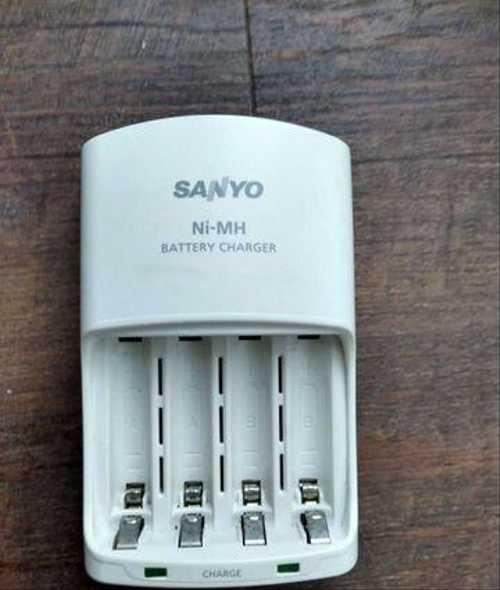 Зарядное устройство Sanyo для NiMH акб типа аа/ааа