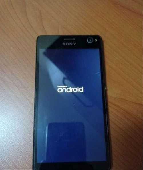 Телефон Sony Xperia E5303