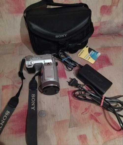 Цифровой фотоаппарат Sony DSC-F717