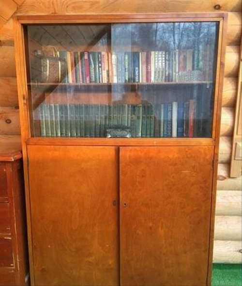 Книжный кабинетный шкаф, массив, 50-е годы прошлог