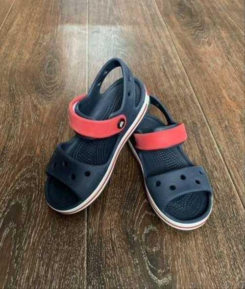 Сандали crocs