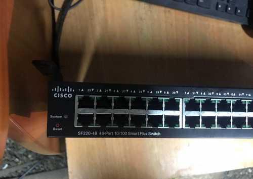 Коммутатор Cisco SF220-48