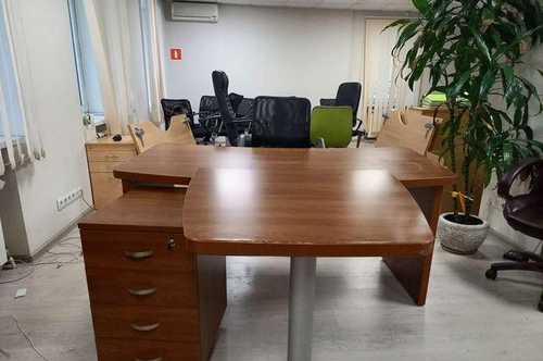 Столы для рабочего кабинета