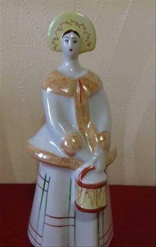 Фарфоровая статуэтка "Девушка Барышня в кокошнике