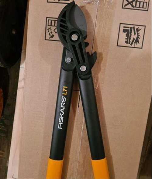 Секатор fiskars L71