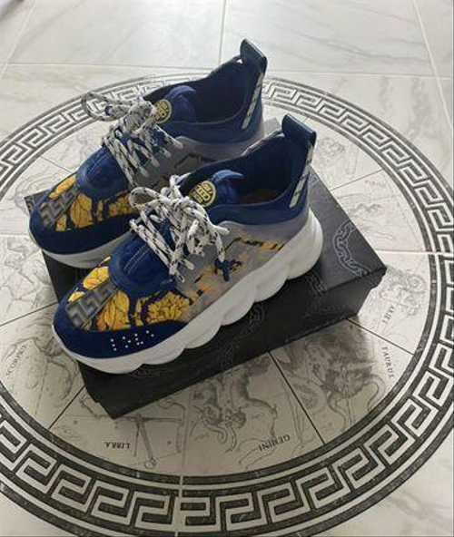 Versace chain reaction