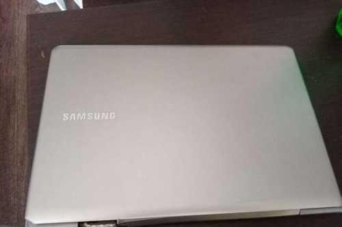 Ультрабук Samsung NP530U3B