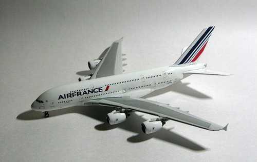 Модель самолета Airbus A380 Air France 1:400