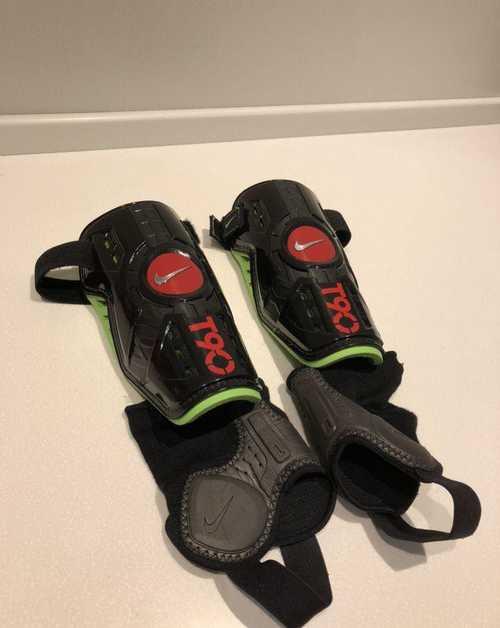 Щитки футбольные Nike T90