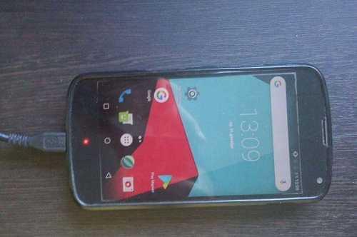 Телефон Google Nexus 4