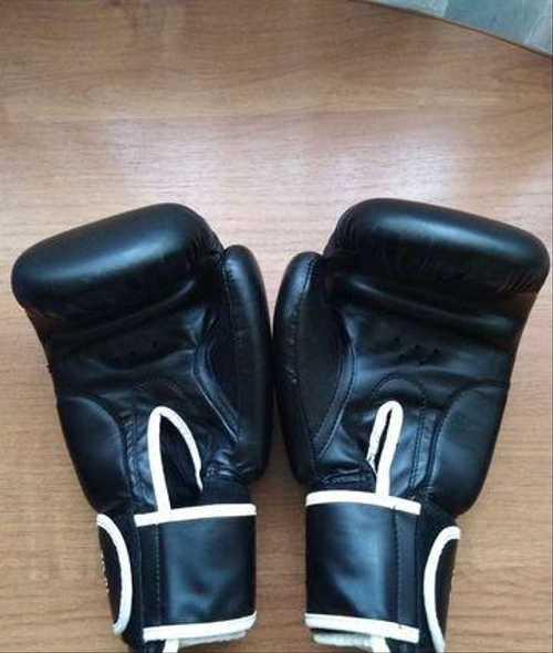 Боксерские перчатки, и щитки