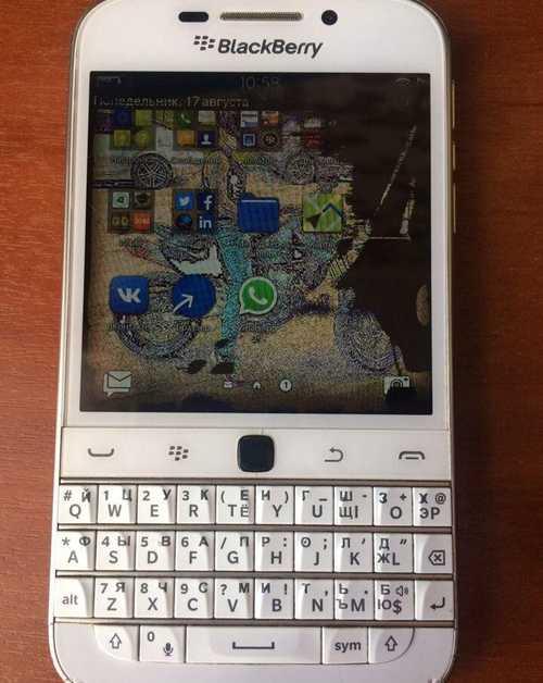 Телефон BlackBerry Classic