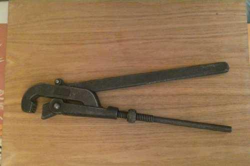 Ключи трубные и ножницы по металлу
