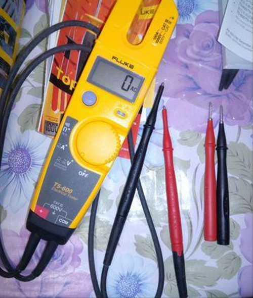 Мультиметр токовые клещи вольтметр. fluke T5-600