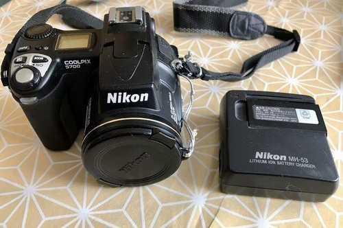 Цифровой фотоаппарат Nikon CoolPix 5700