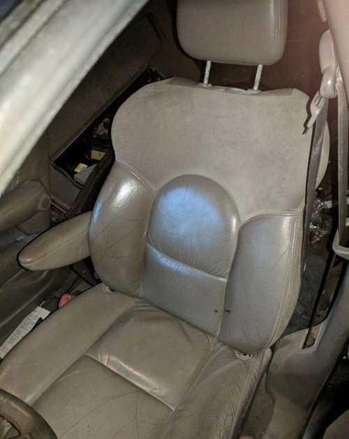 Сиденья кожа Chrysler Voyager 2000-2008