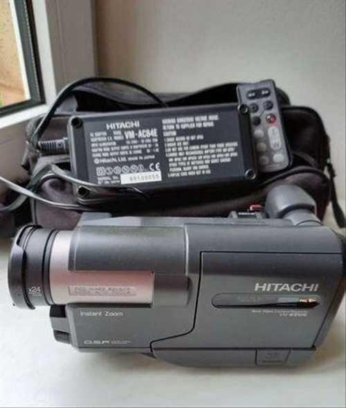 Видеокамера кассетная Hitachi VM-E210E