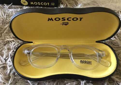 Стильные очки Moscot