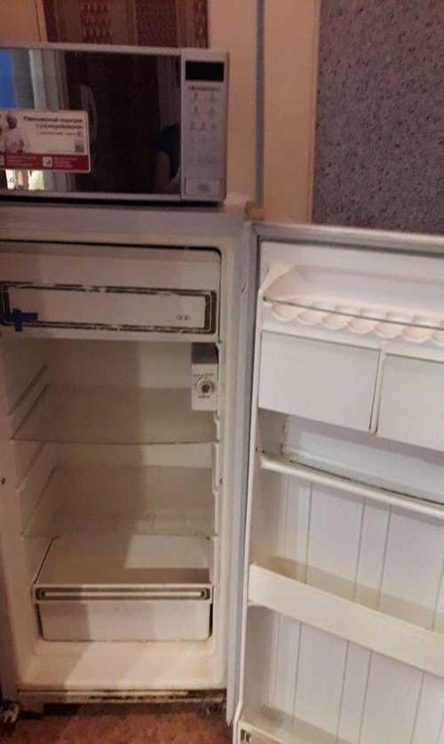 Холодильник,морозилка,микроволновка