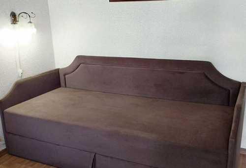 Кровать диван тахта софа Флай с мягкой спинкой