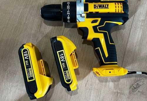 Шуруповерт с комплектом DeWalt 18V