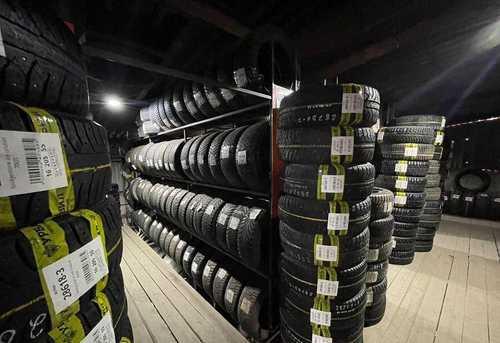 Hankook Winter I'Cept iZ 2 W616 215/55 R17