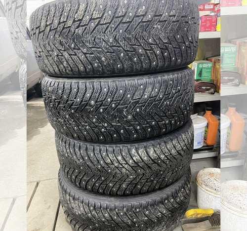 Nokian Tyres Hakkapeliitta 8 215/55 R17 90T