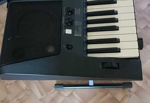 Синтезатор Yamaha PSR-E423 (Электронное пианино)