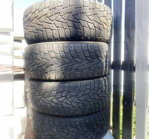 Dunlop SP Winter Ice 02 215/50 R17 95T