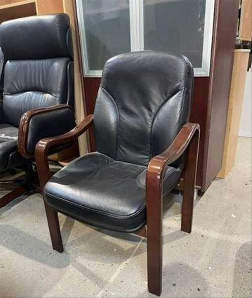 Кожанное кресло для посетителей chairman 658