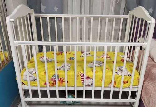 Детская кроватка для малыша