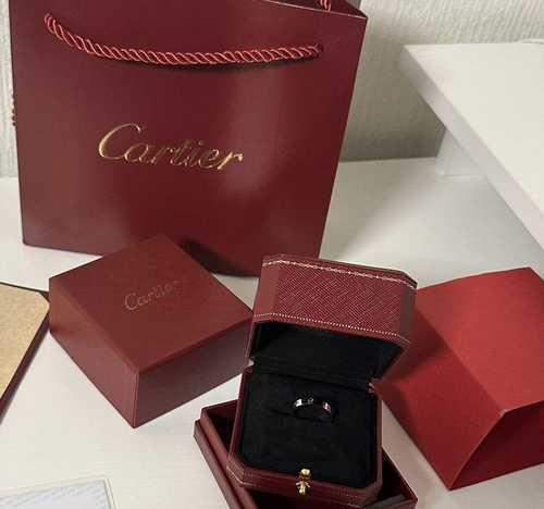 Кольцо Cartier love