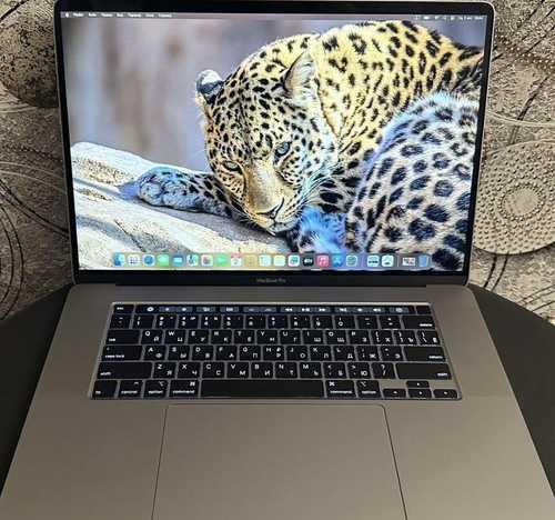 MacBook Pro 16 i9 32GB 1TB 8GB Video