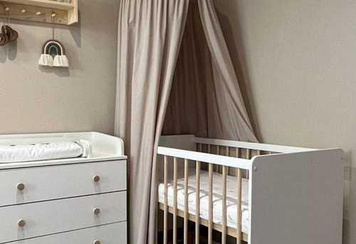 Кроватка для новорожденного с маятником