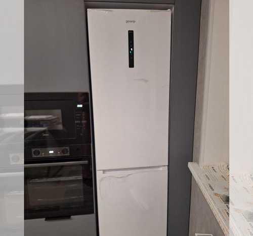 Холодильник новый gorenje