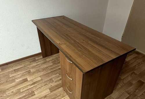 Офисная мебель стол