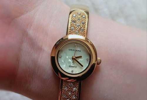 Часы-браслет женские