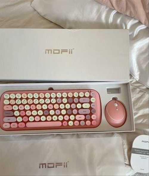 Беспроводная розовая ретро клавиутра и мышка