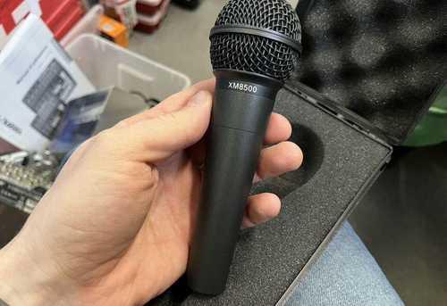 Behringer XM8500 динамический вокальный микрофон