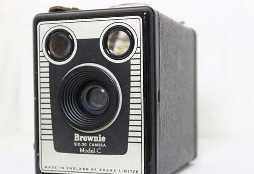 Kodak Brownie Six-20 Model C фотоаппарат
