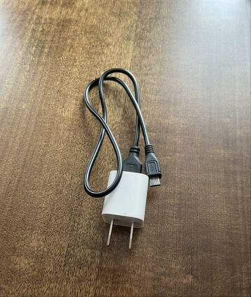 Micro USB и адаптер Apple