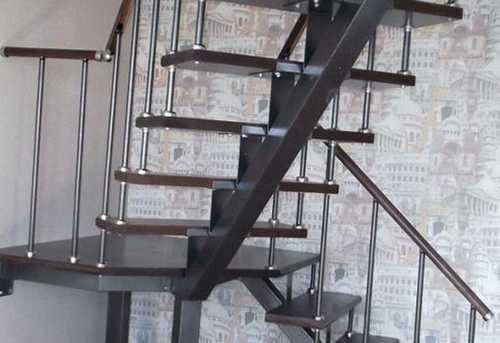 Сварной каркас лестницы на второй этаж