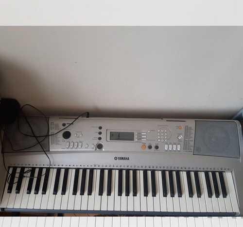 Синтезатор Yamaha PSR E313