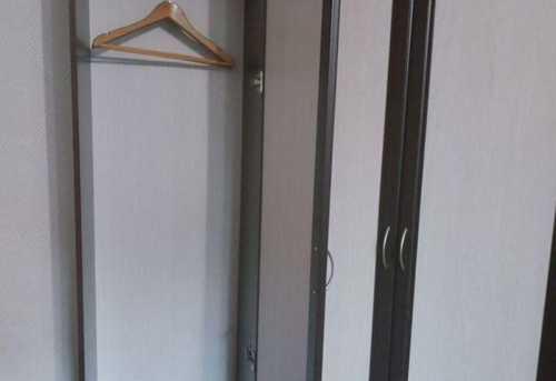 Шкаф под одежду (под одежду или под верхние вещи)