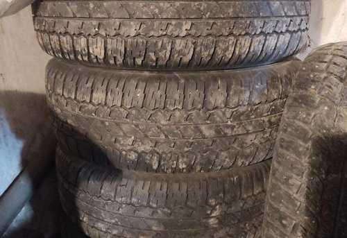 Bridgestone Dueler H/T D682 265/65 R17 204Y