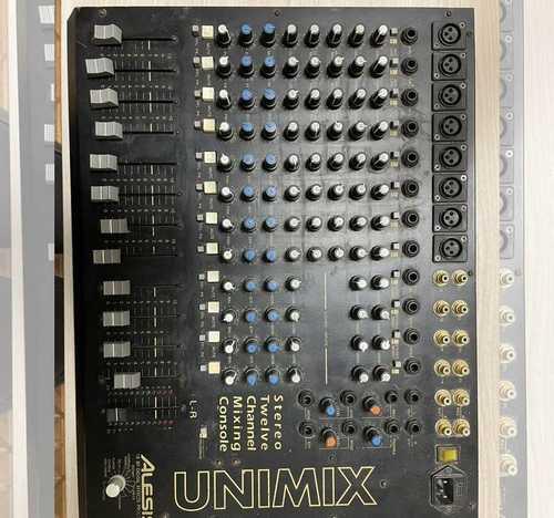 Микшерный пульт Alesis Unimix 12 каналов